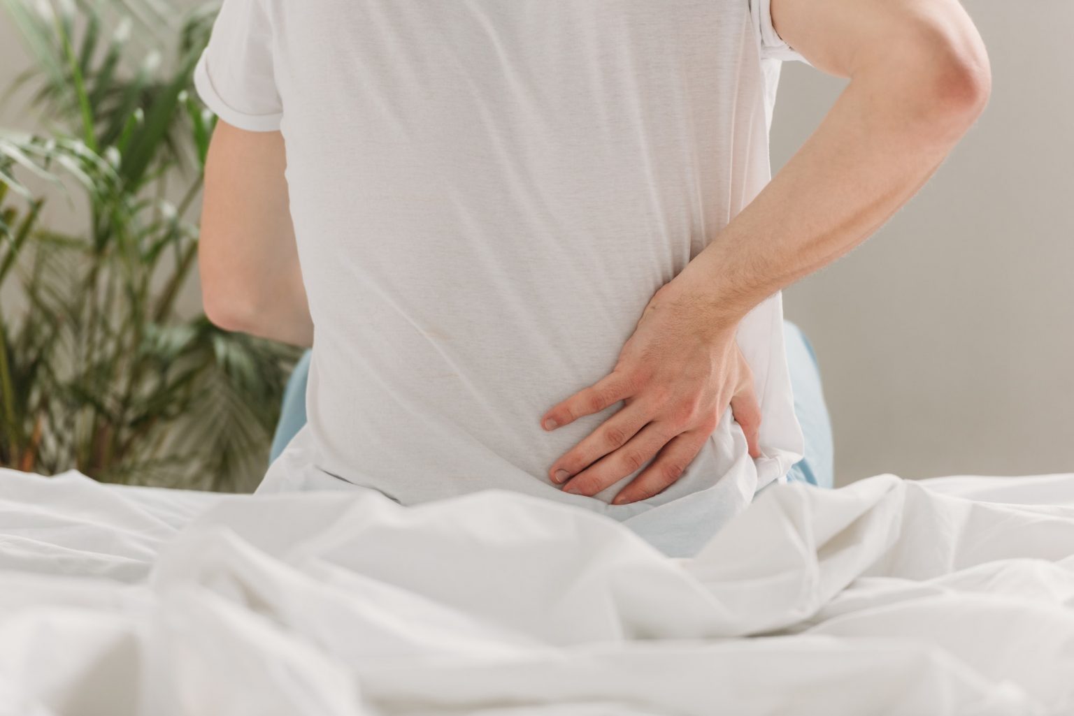 Back Hurts When I Breathe 8 Possible Causes Solutions back-hurts-when-i-breathe-8-possible-causes-solutions